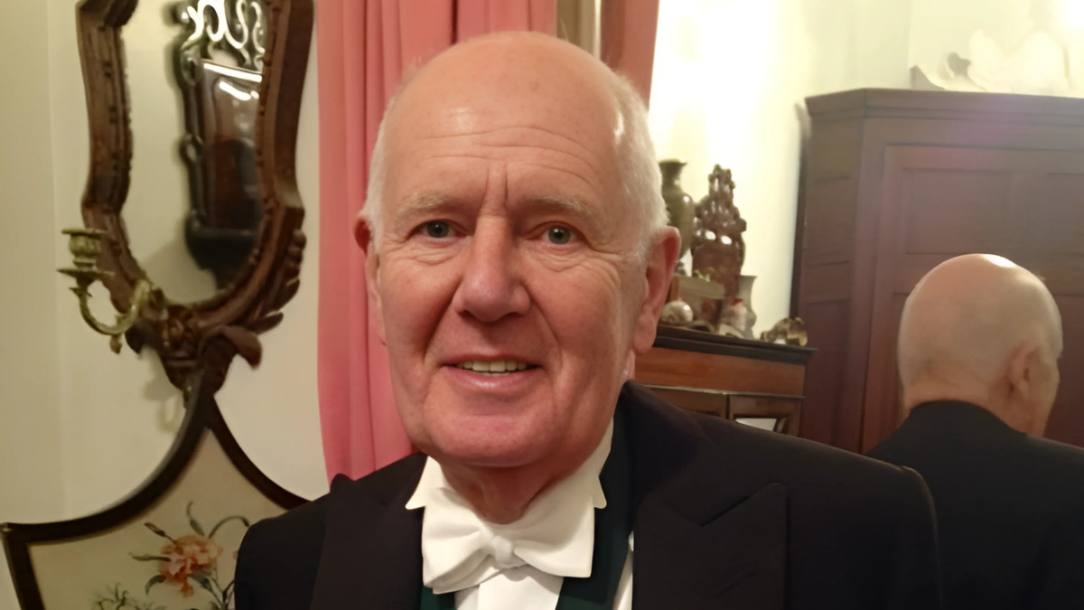 Peter Lewis-Crown OBE – Obituary – The Anglo-Bolivian Society